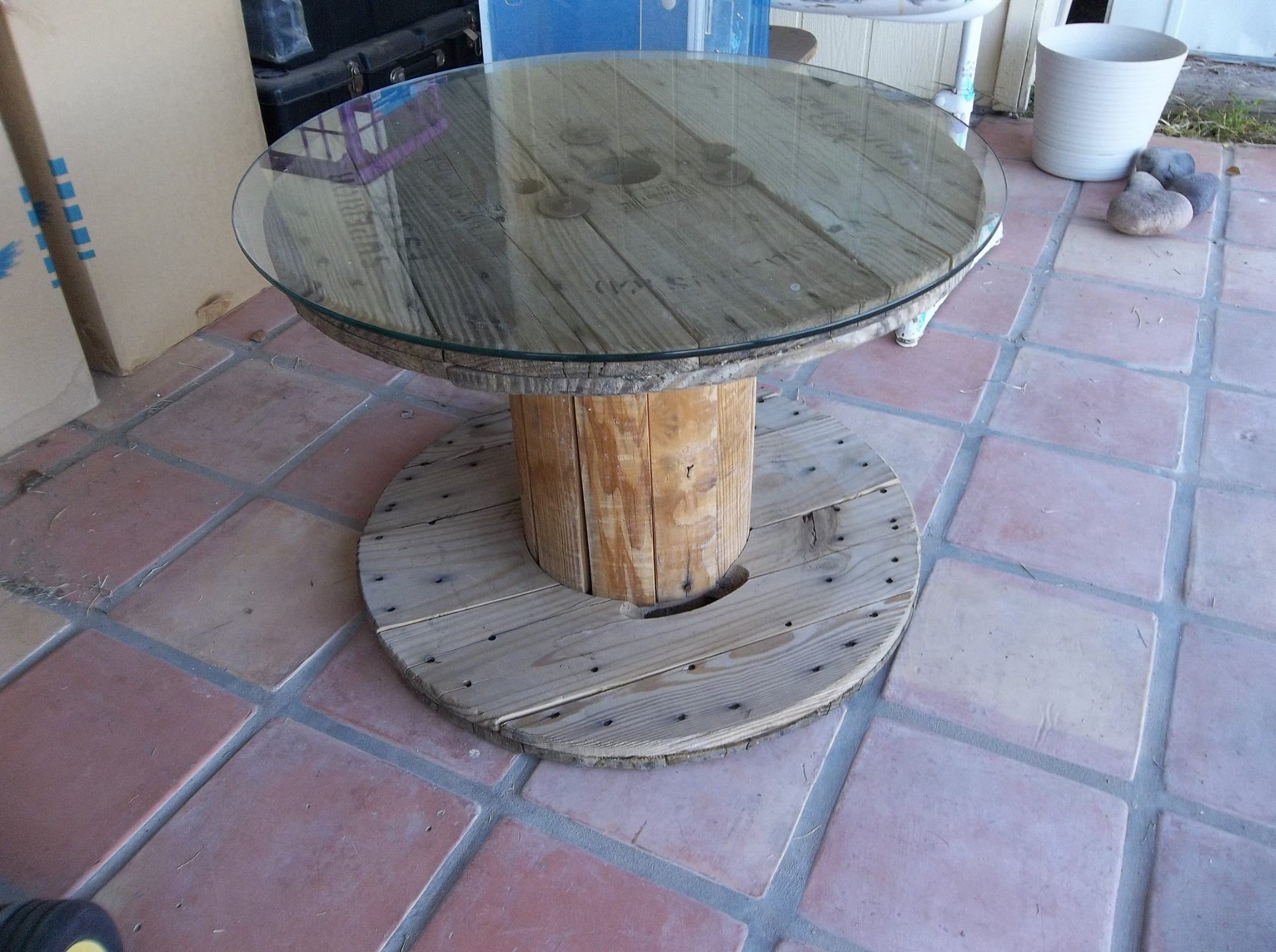 BEFORE & AFTER: Turn an Old Cable Reel Into a DIY Desk! - Thrift Diving ...