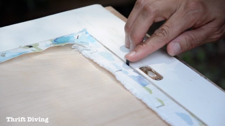 How to Frame Fabric for Wall Art With a Picture Frame