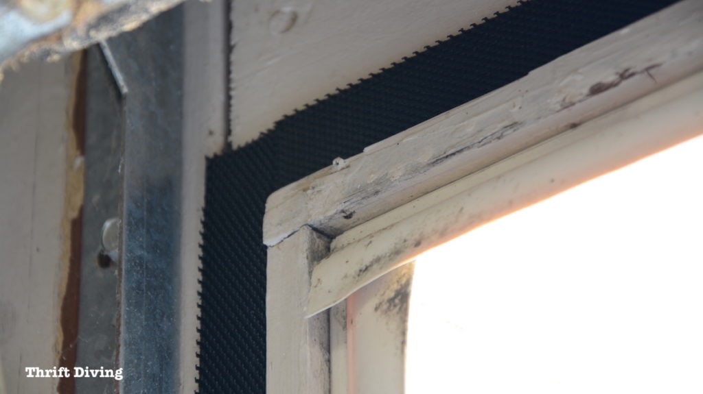 How to Make Your Own Garage Door Screen With a Zipper