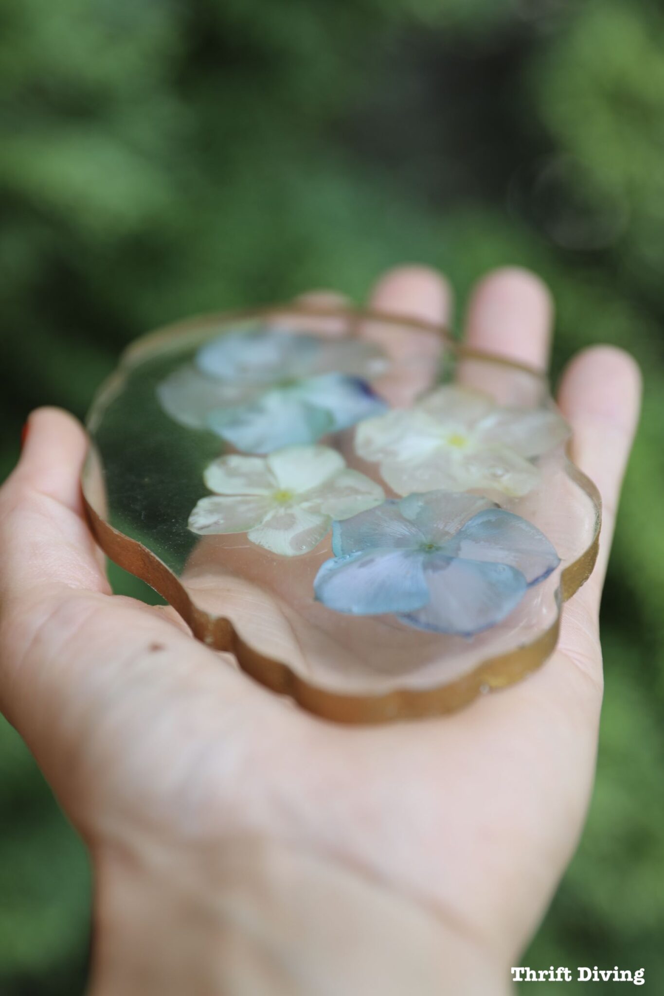 Making Epoxy Art with Flowers: DIY Drink Coasters - Thrift Diving Blog