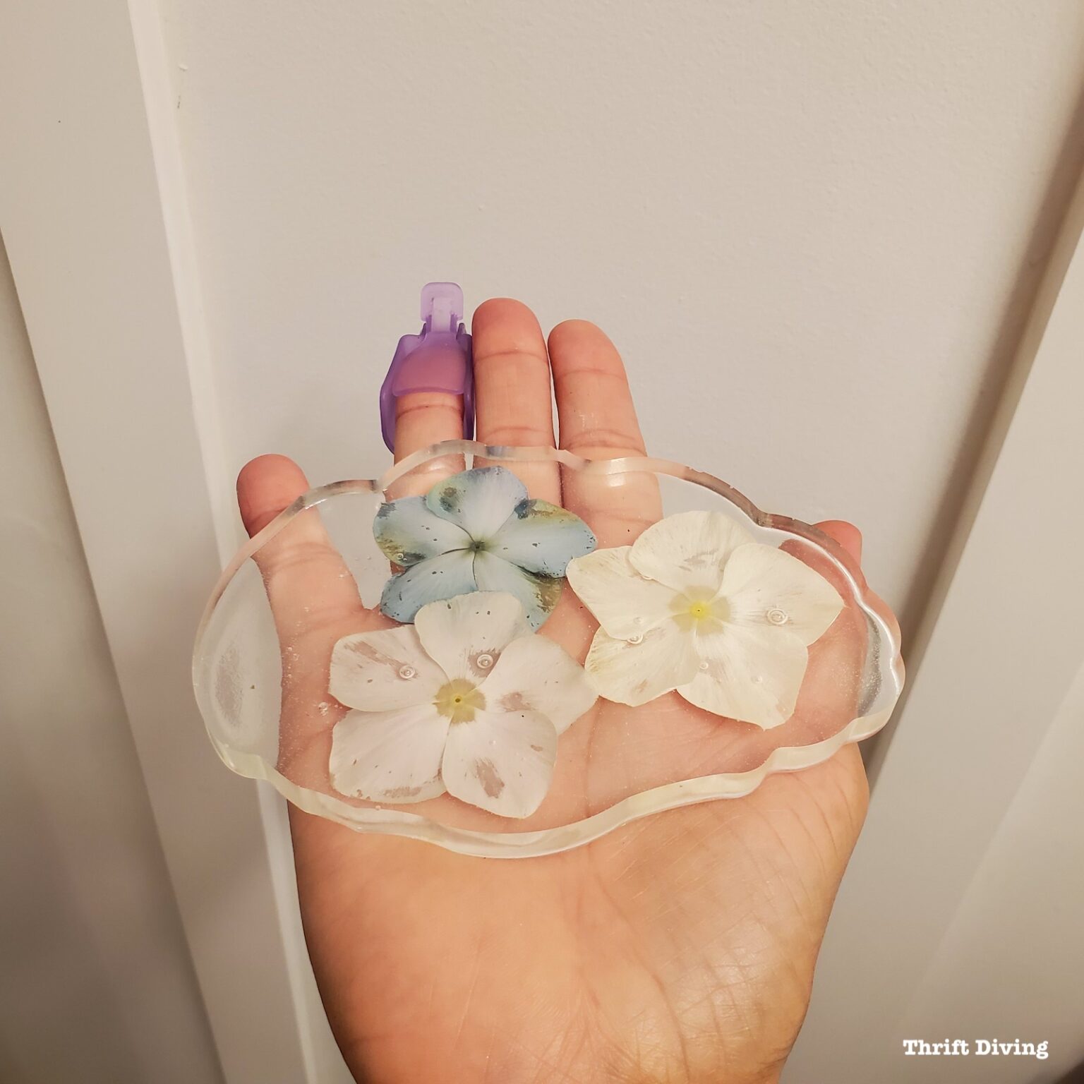 Making Epoxy Art with Flowers: DIY Drink Coasters - Thrift Diving Blog